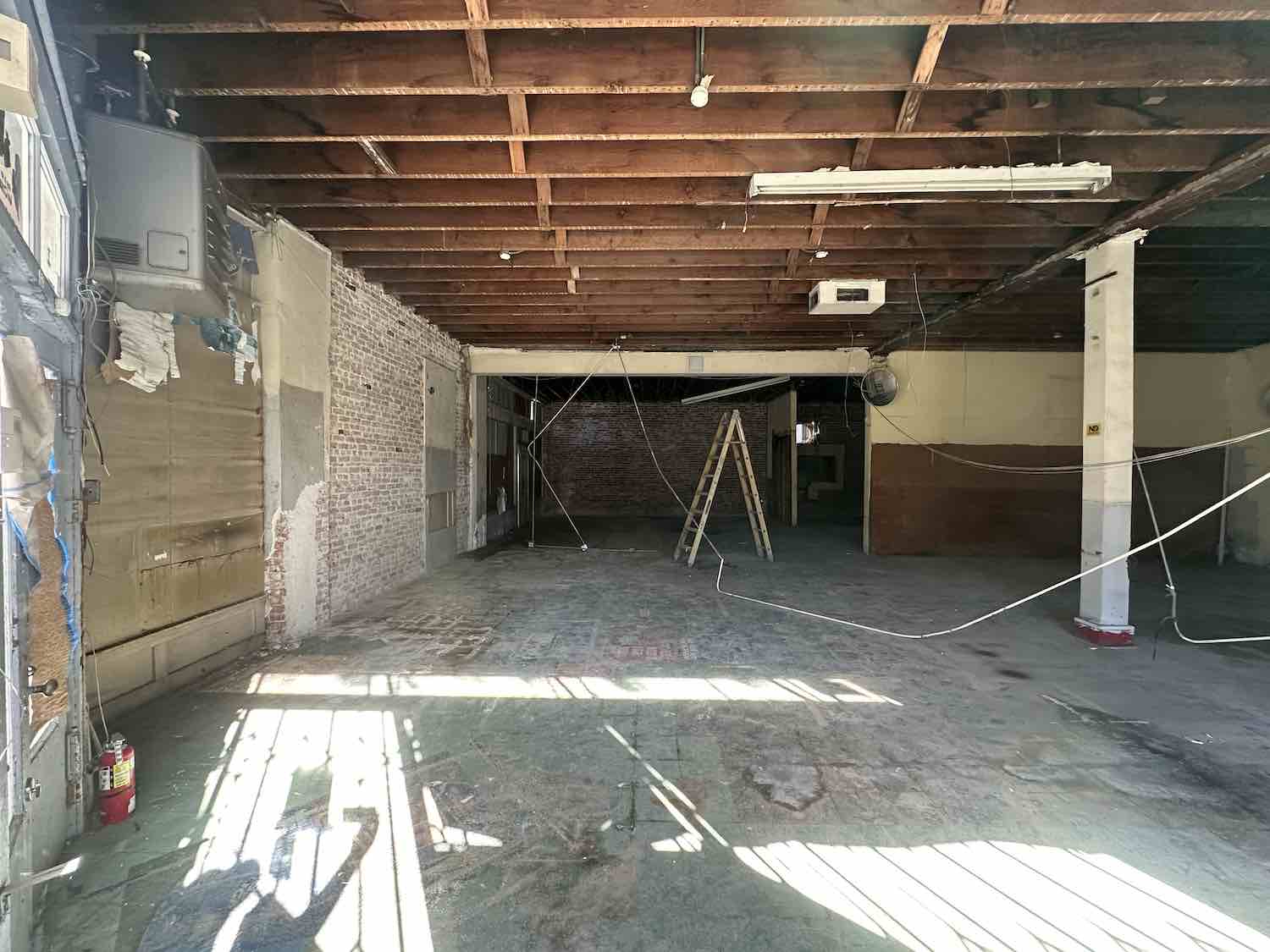 Long Beach Food Scene Intel: 4 Shore sign goes up in Naples; ISM ...