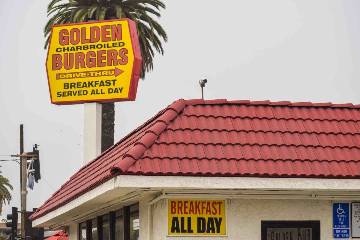 Long Beach Food Scene Intel: Golden Burgers to become Eat Fantastic ...