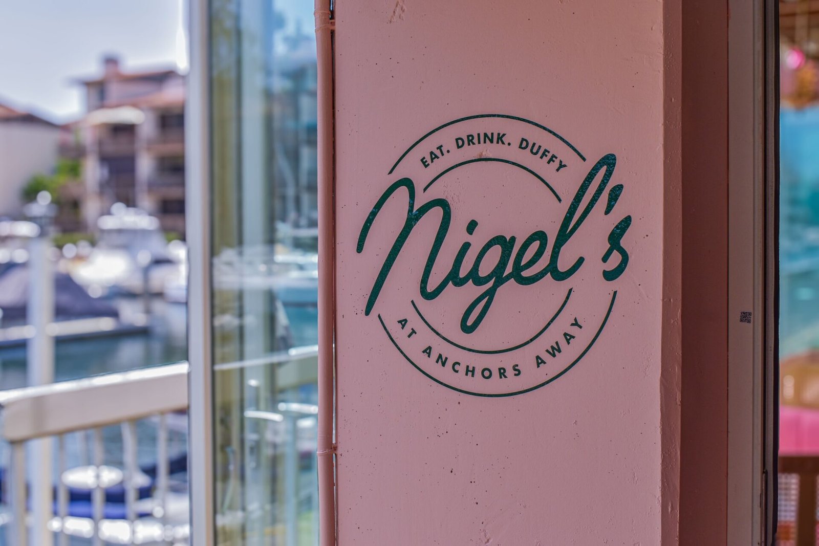 Nigel's—Long Beach's floating-seats, on-the-water, rent-a-duffy bar and ...
