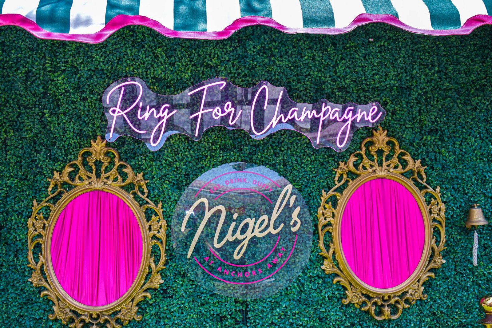 Nigel's—Long Beach's floating-seats, on-the-water, rent-a-duffy bar and ...