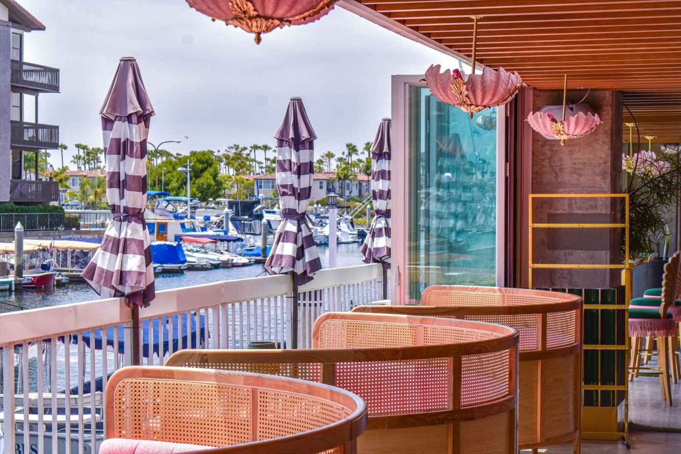 Nigel's—Long Beach's floating-seats, on-the-water, rent-a-duffy bar and ...